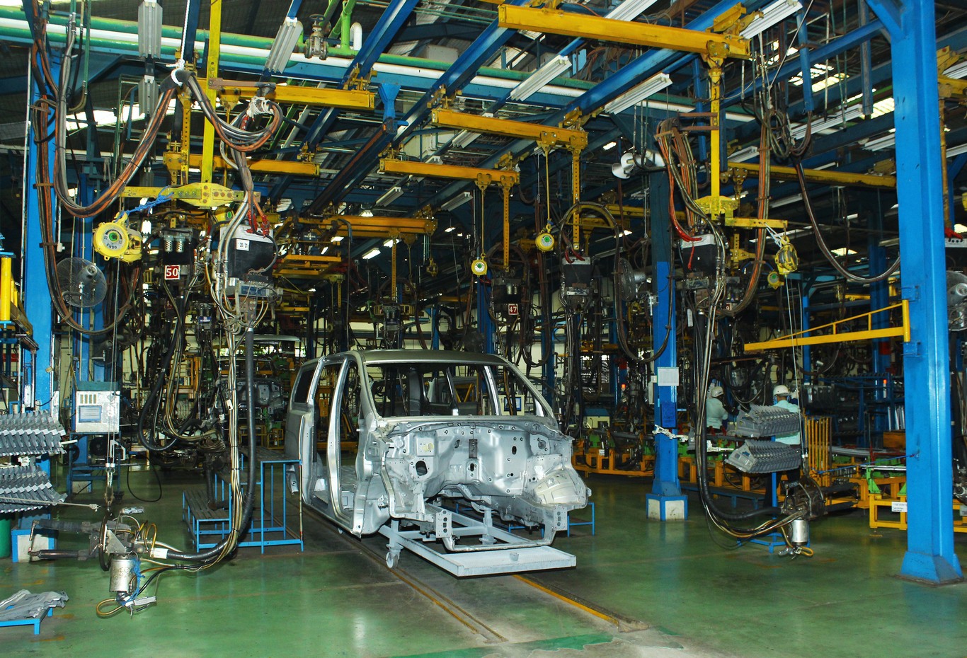 Services | Handal Indonesia Motor